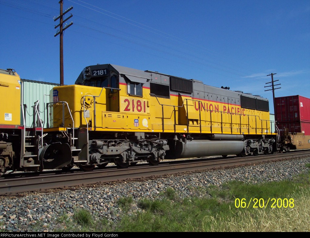 UP 2181 (SD60) on Double stack train
